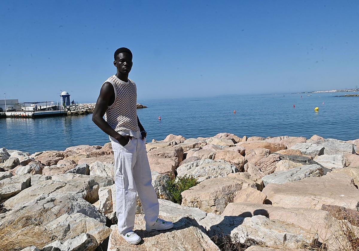 The migrant who went from being a street vendor in Marbella to fashion model | Sur in English